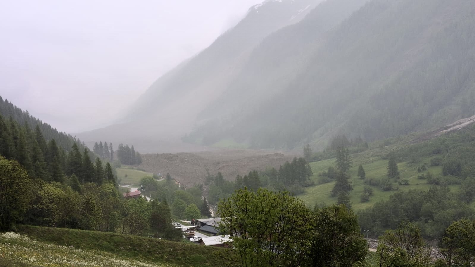Massiver Abbruch am Birchgletschter: Grosse Teile der Lötschentaler ...