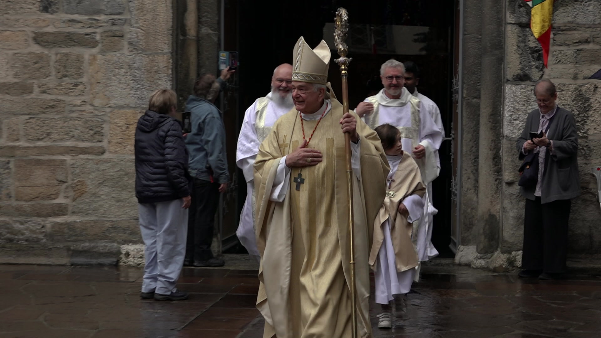 Religion: le cardinal Tscherrig célébré en ses terres / Canal9