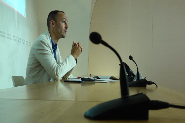 Mathias Reynard: « Il faut prendre des décisions et trancher très ...