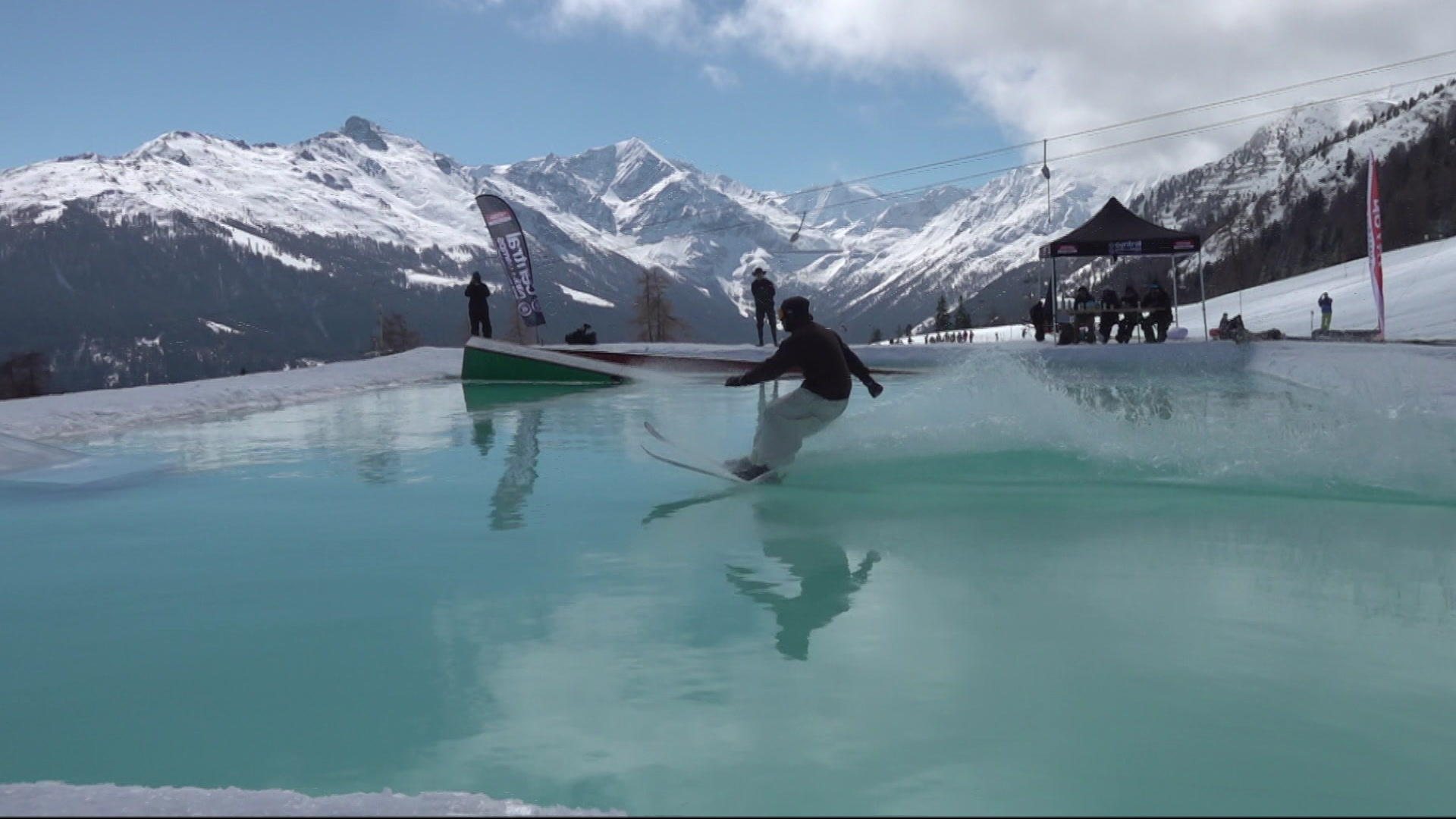 Waterslide familial au snowpark de Thyon pour clôturer la saison / Canal9