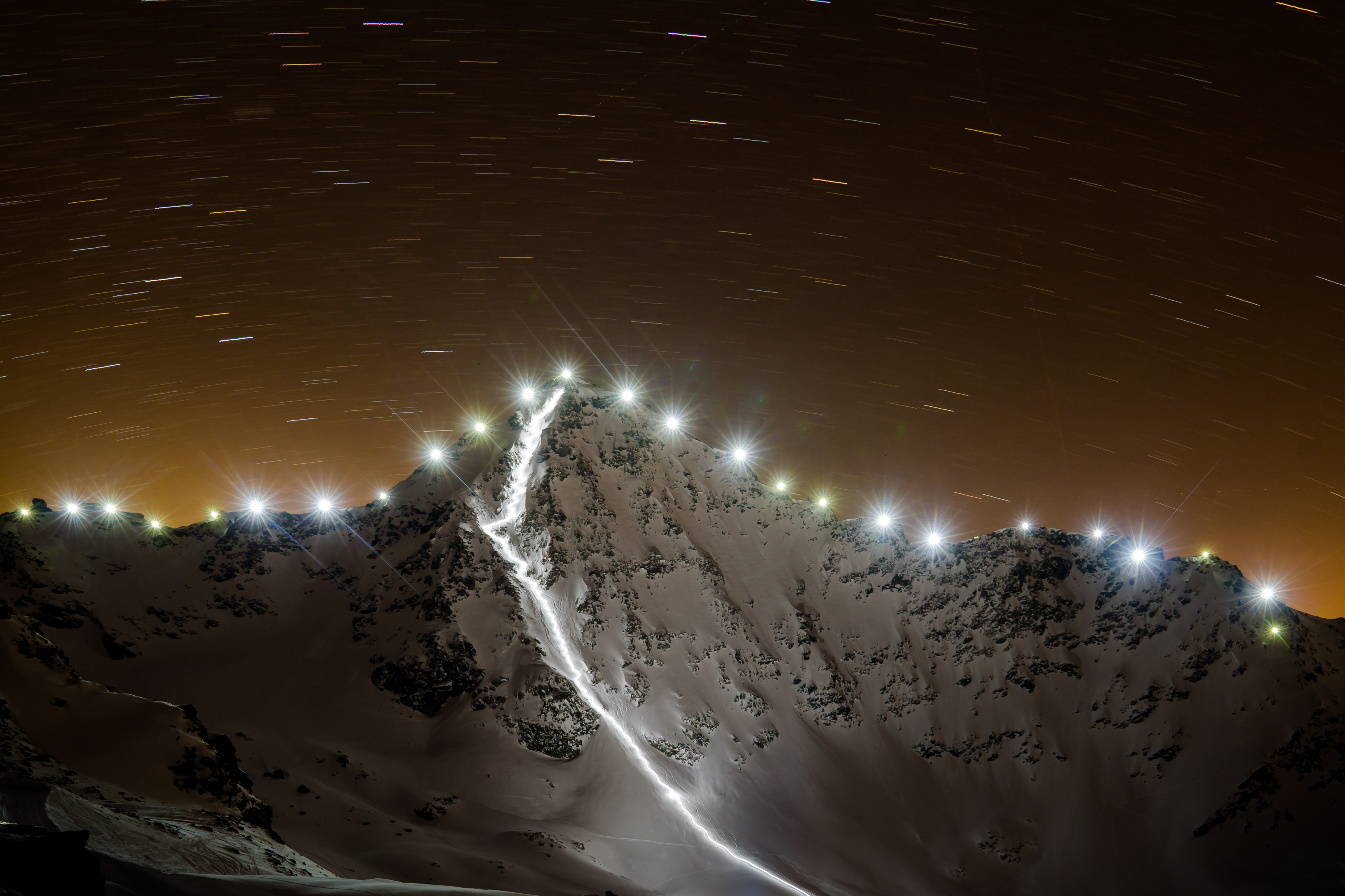 25 ans de l’Xtreme de Verbier: la face du Bec des Rosses illuminée ...