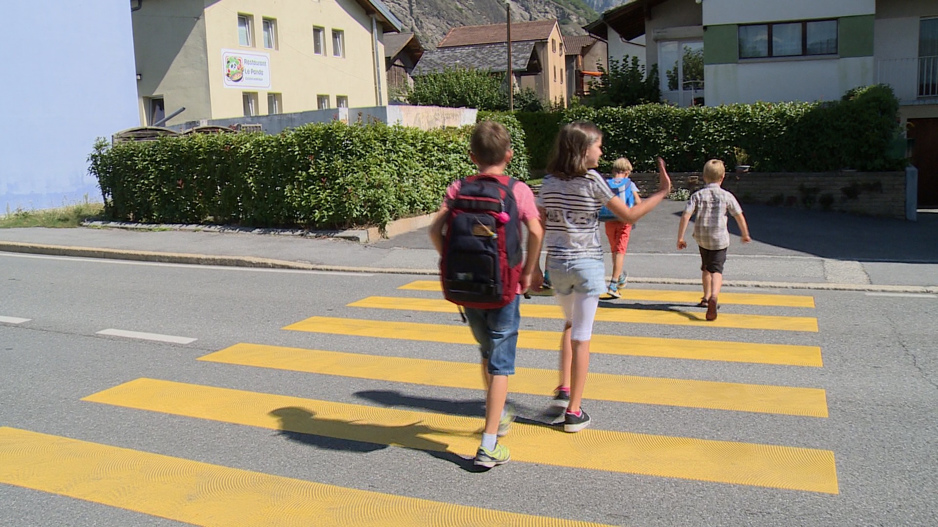 Après les patrouilleurs qui aident les écoliers à traverser, voilà les ...